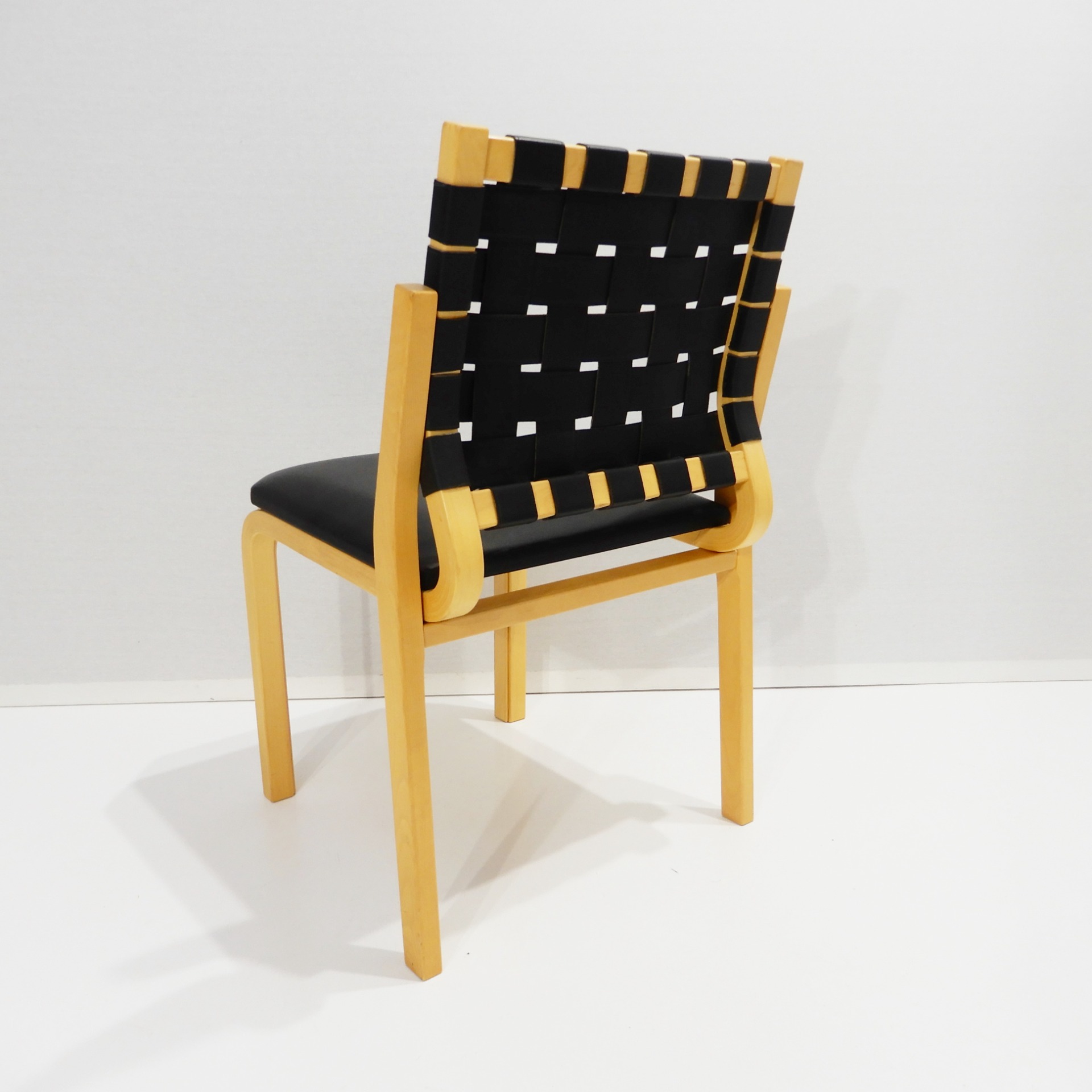 Artek Aalto Y612-tuoli, koivu/musta
